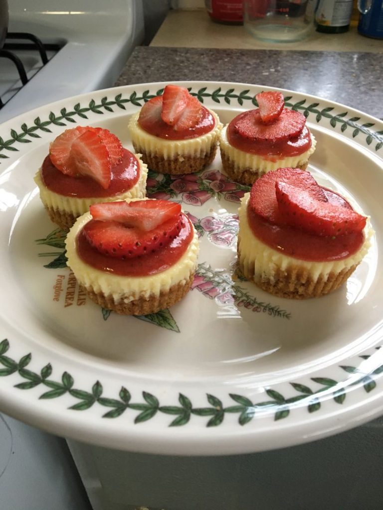 Mini Strawberry Cheesecake Bites